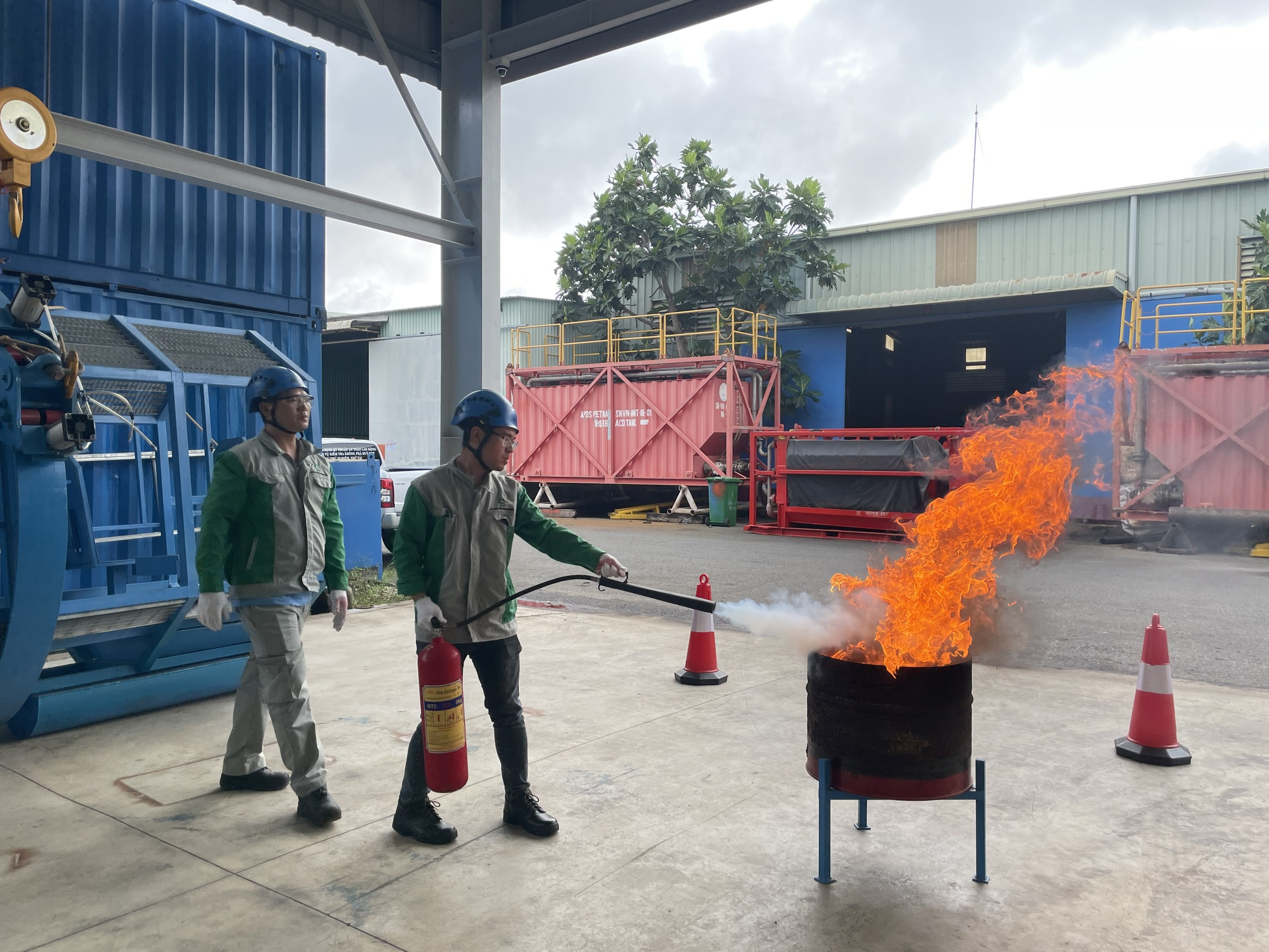 Welcome engineers from Vestas and Vietsovpetro to attend the GWO Basic ...